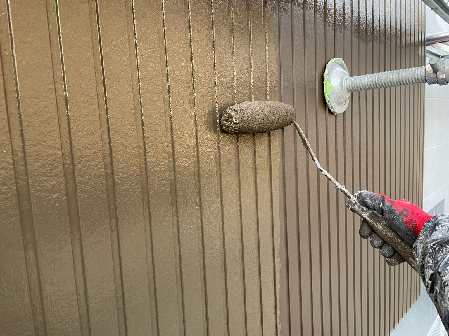 松戸市 外壁塗装・屋根補修工事【日本ペイントの水性ペリアートUVによる多彩模様塗装での外壁塗装】｜施工事例｜シャイン｜流山市・柏市の屋根リフォーム・雨漏り専門店